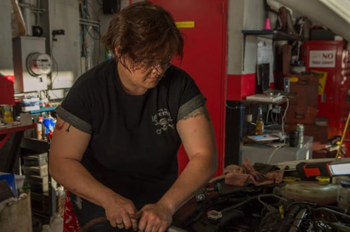 GIRLS AUTO CLINIC | Indiegogo