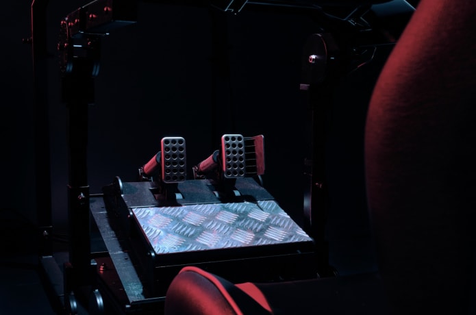 RS30 - Pro-Grade Force Feedback Sim Wheel & Pedal | Indiegogo