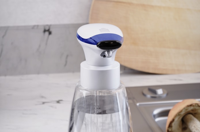 Easycap: a Universal Touchless Dispenser | Indiegogo
