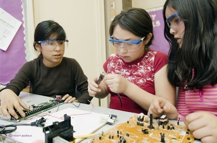 DIY Girls: Electronics, Coding and Hands-on Making Program for Girls ...