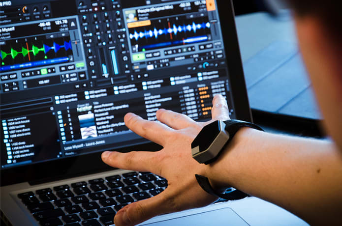 The first wearable computer, for everyone | Indiegogo