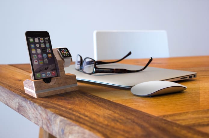 Apple Watch and iPhone Dock - IWDock | Indiegogo